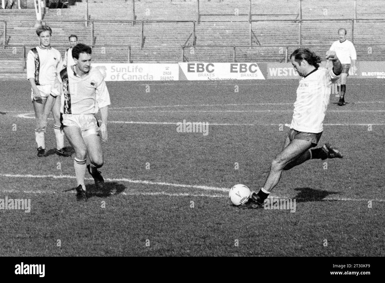 1990s football Black and White Stock Photos & Images - Alamy