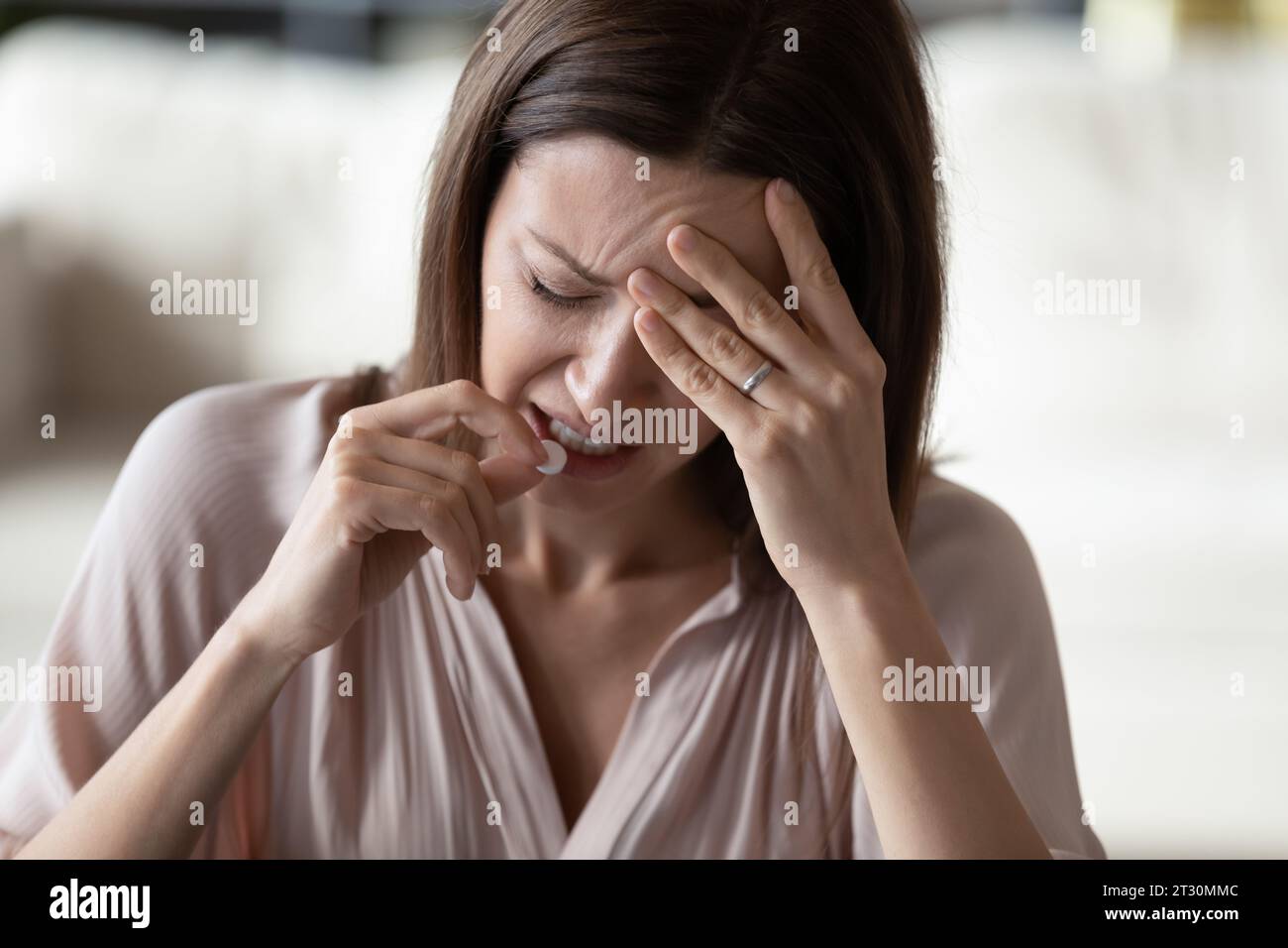 The crying woman hi-res stock photography and images - Alamy