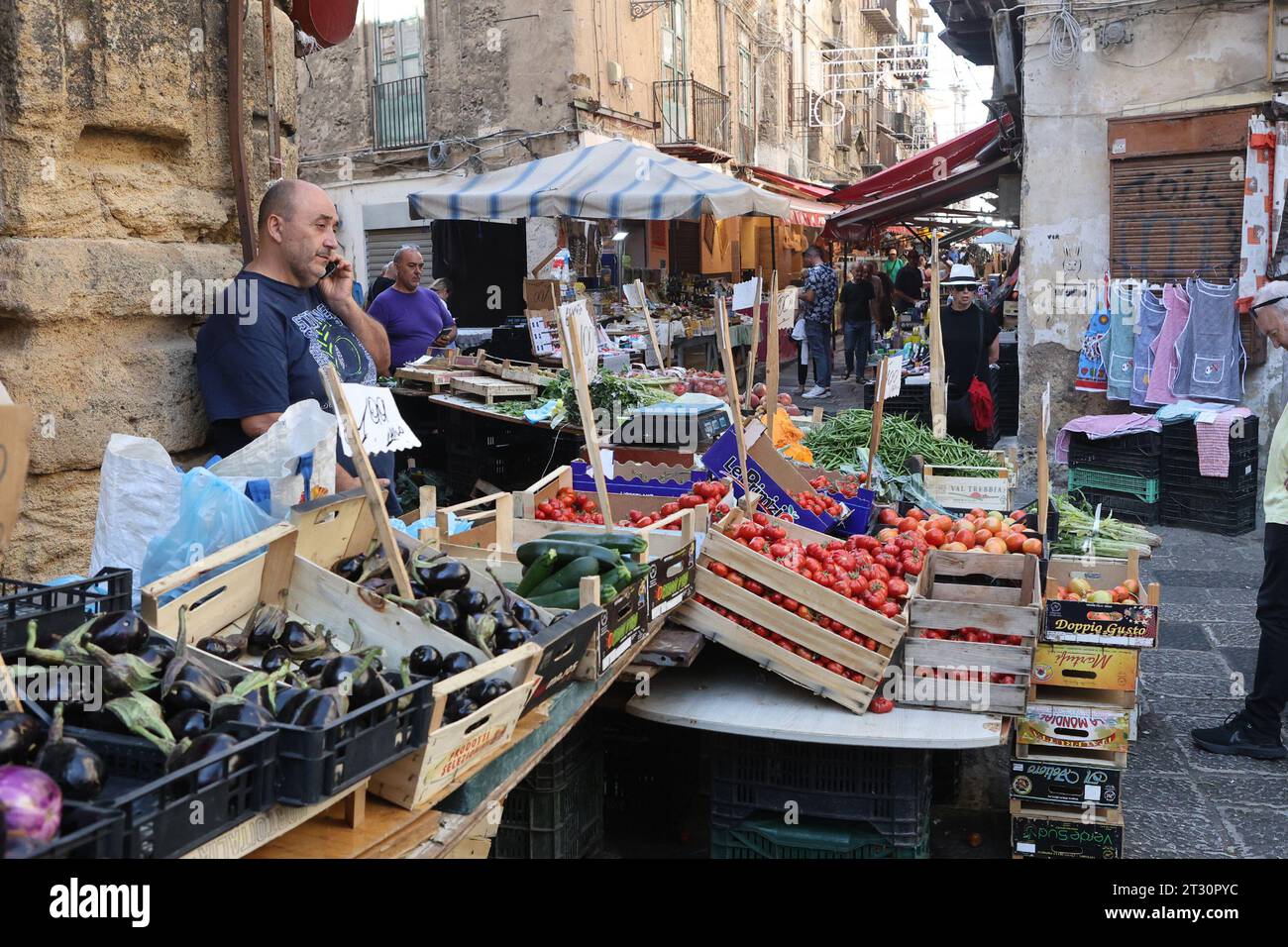 Ballarò market, Palermo, Sicily, Italy Stock Photo - Alamy