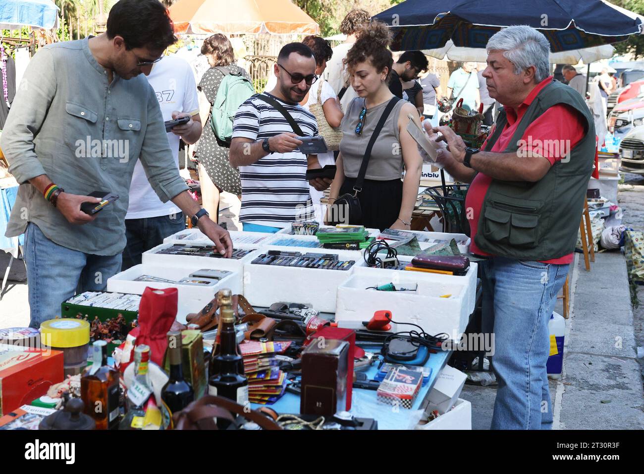 Flea Market n Palermo, Sicily, Italy Stock Photo - Alamy