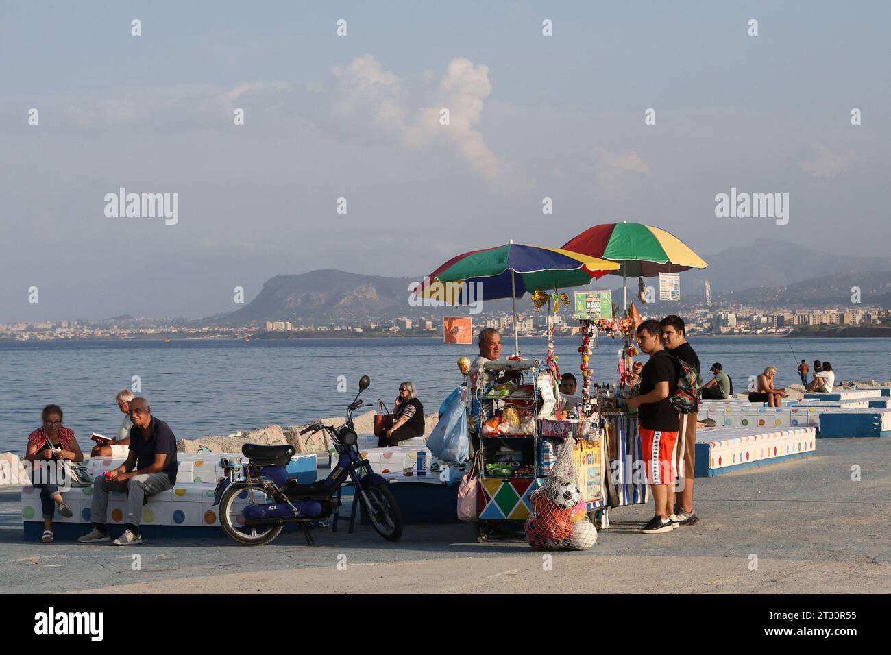 The promenade on the seafront at Palermo, Sicily Stock Photo - Alamy