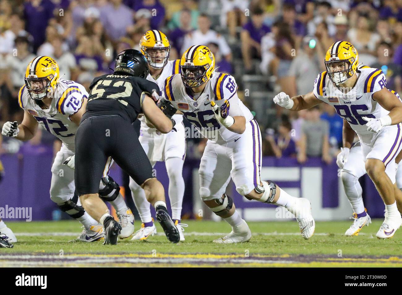 Baton Rouge, LA, USA. 21st Oct, 2023. LSU offensive lineman Will ...