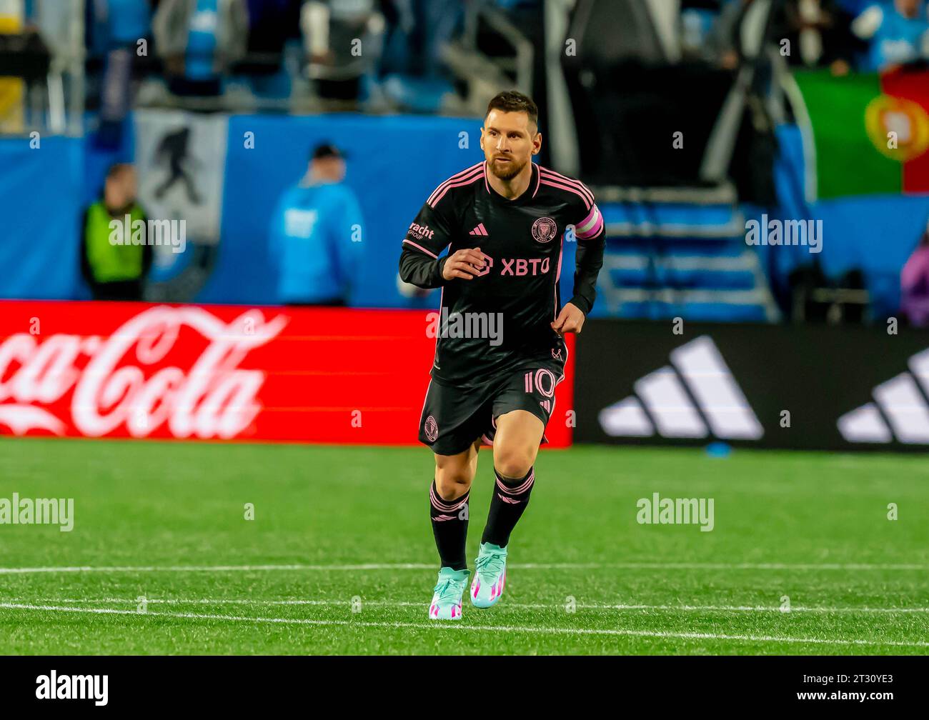Lionel messi in argentina uniform hi-res stock photography and images ...