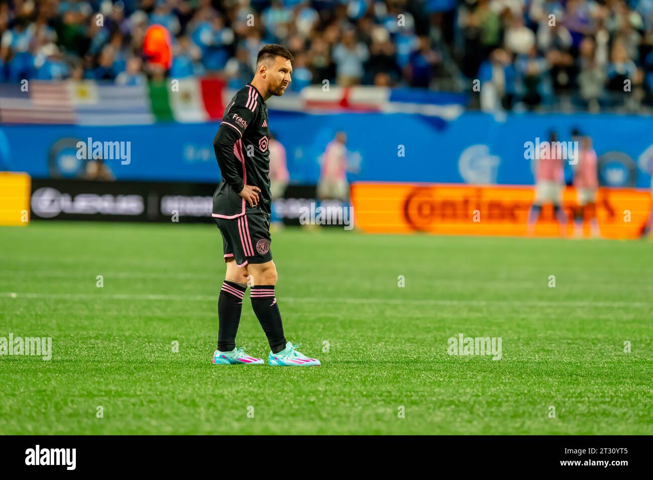 Lionel messi in argentina uniform hi-res stock photography and images ...