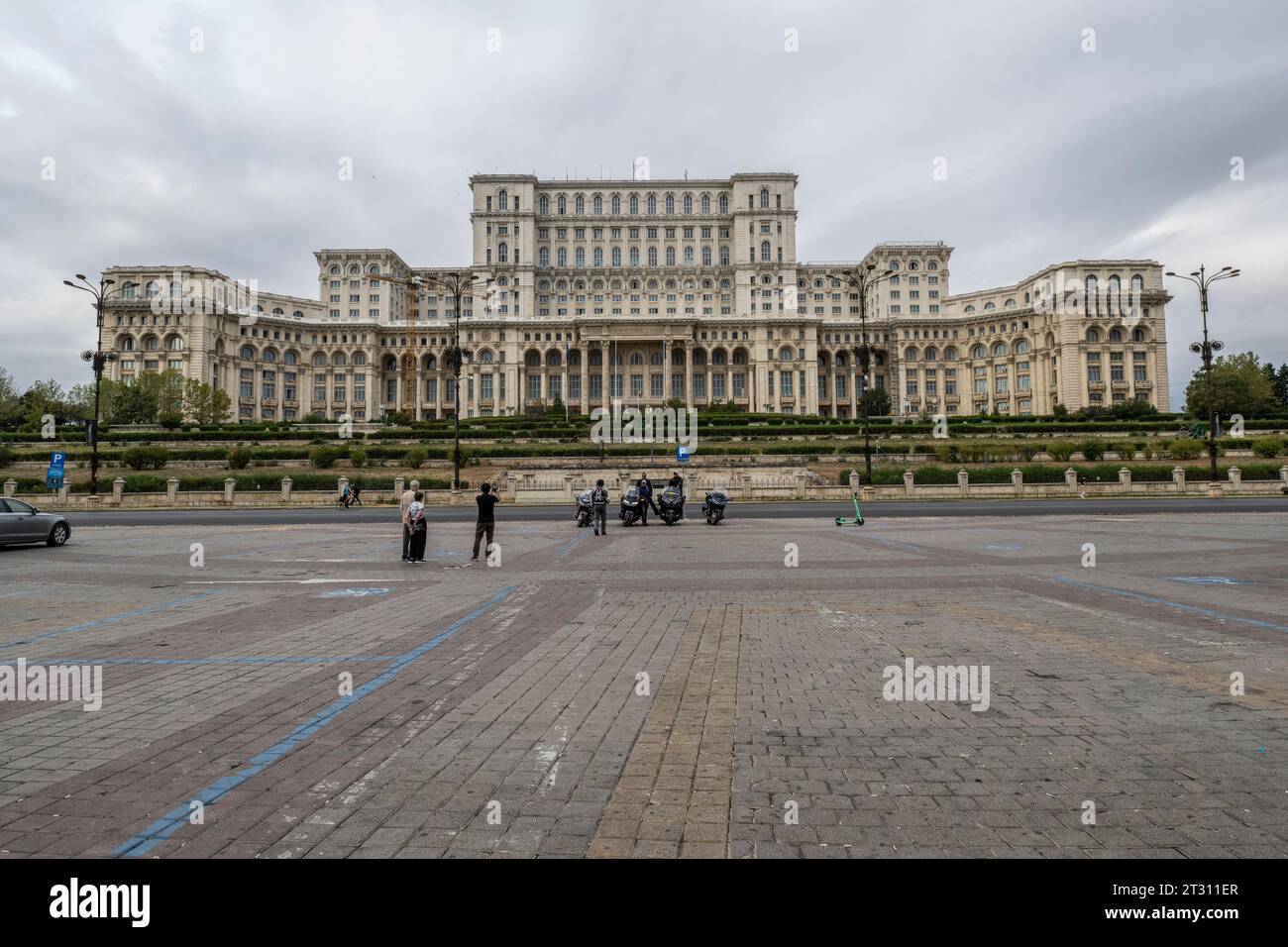 Bucharest government building hi-res stock photography and images - Alamy