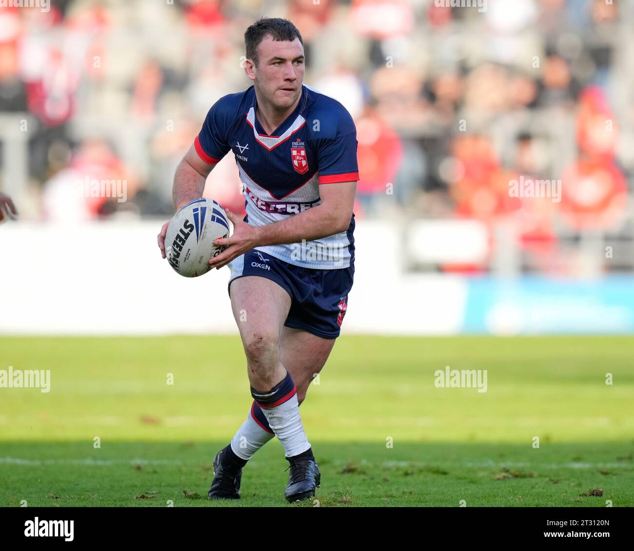 Harry Smith #7 of England during the Rugby League International match ...