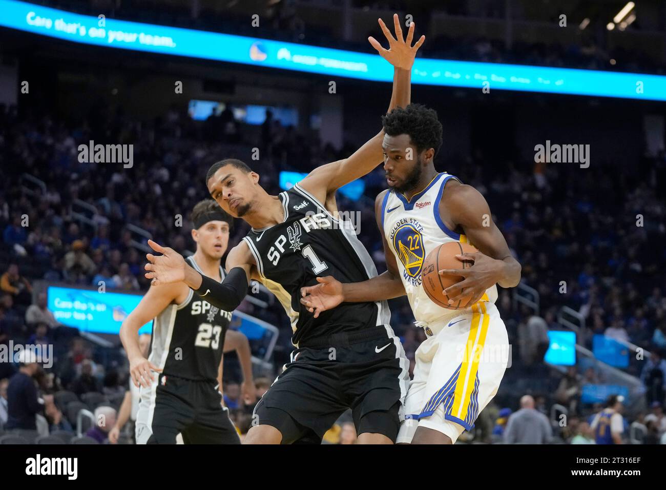 Golden State Warriors forward Andrew Wiggins (22) drives to the basket ...