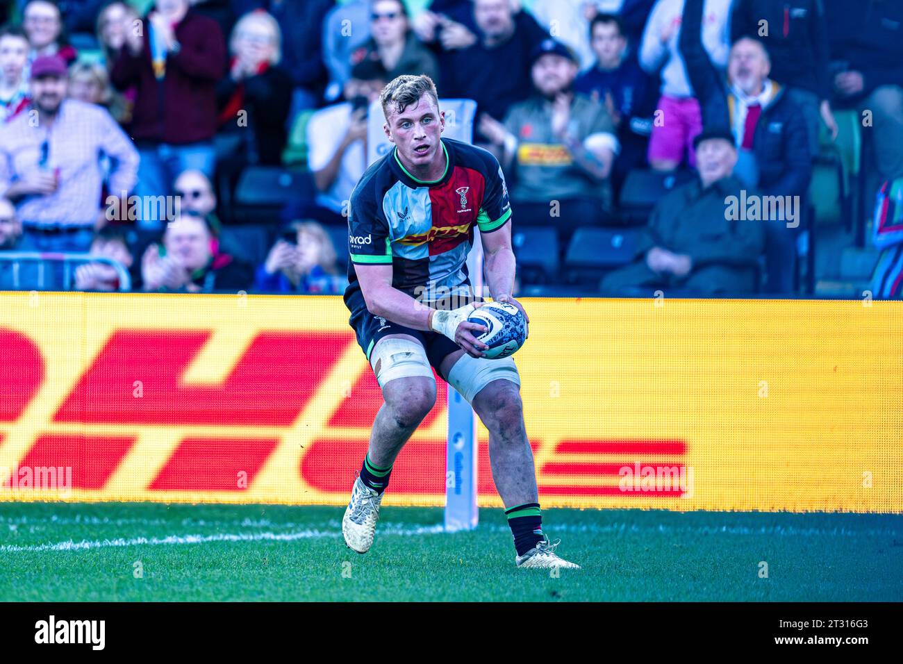 LONDON, UNITED KINGDOM. 22nd, Oct 23. Jack Kenningham of Harlequins ...