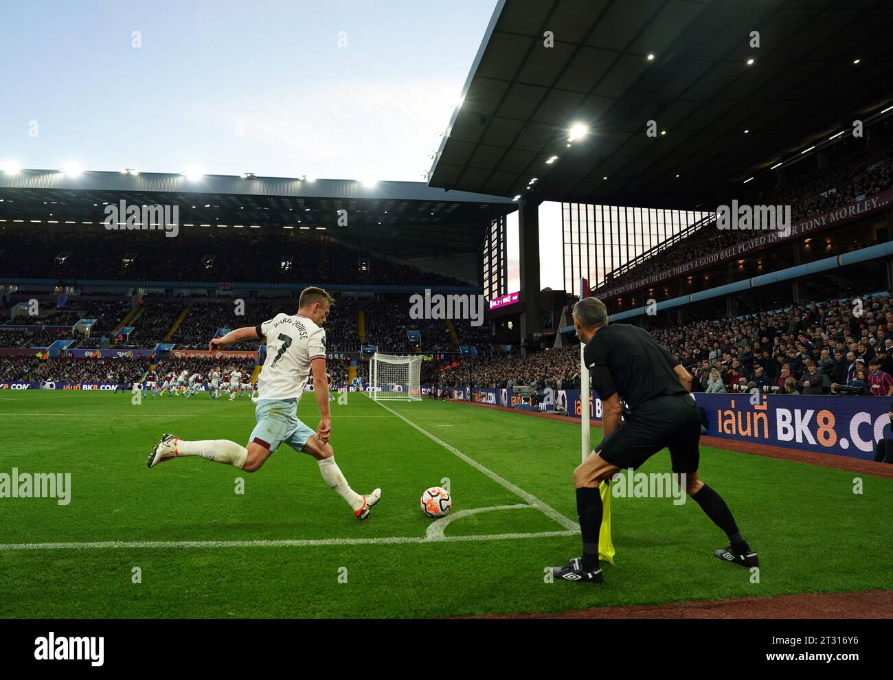 James ward prowse west ham 2023 corner hi-res stock photography and ...