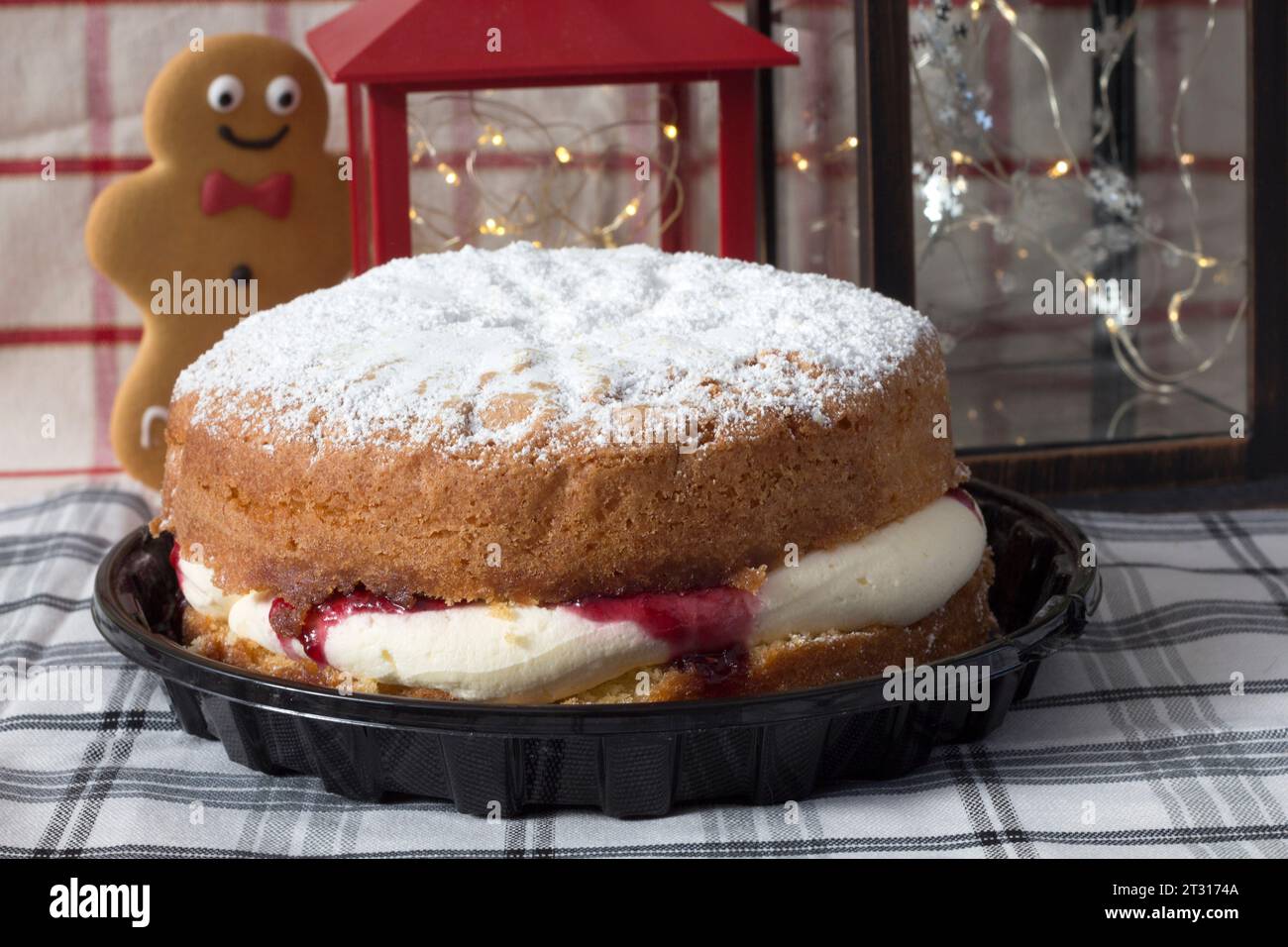 Happy gingerbread man hi-res stock photography and images - Alamy