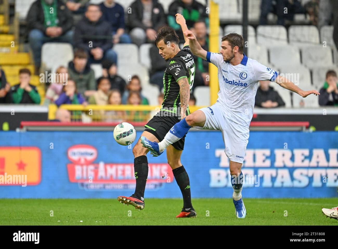 Brugge, Belgium. 22nd Oct, 2023. Boris Popovic (5) of Cercle fighting ...