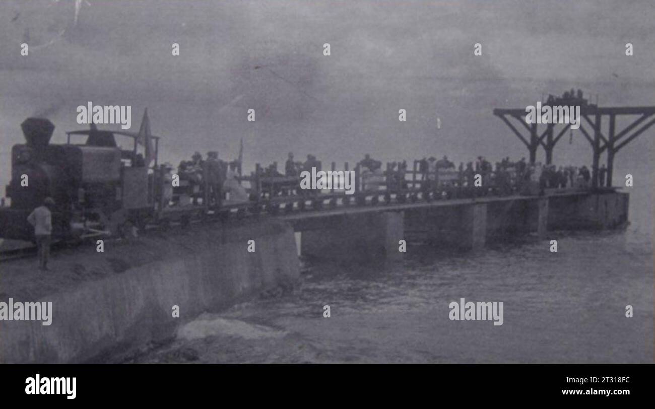 Special Train on new factory pier at opening of sugar factory, 1912 ...