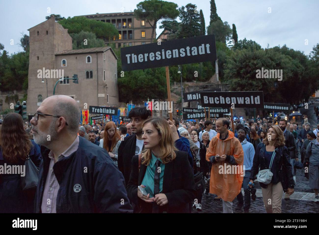Olocausto della seconda guerra mondiale hi-res stock photography and ...