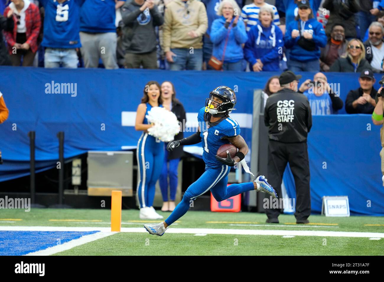 Indianapolis Colts wide receiver Josh Downs (1) scores on a 59-yard ...