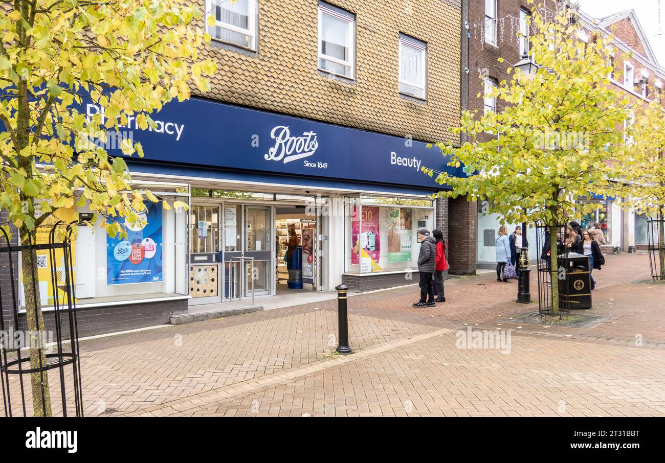 Boots pharmacy exterior hi-res stock photography and images - Alamy