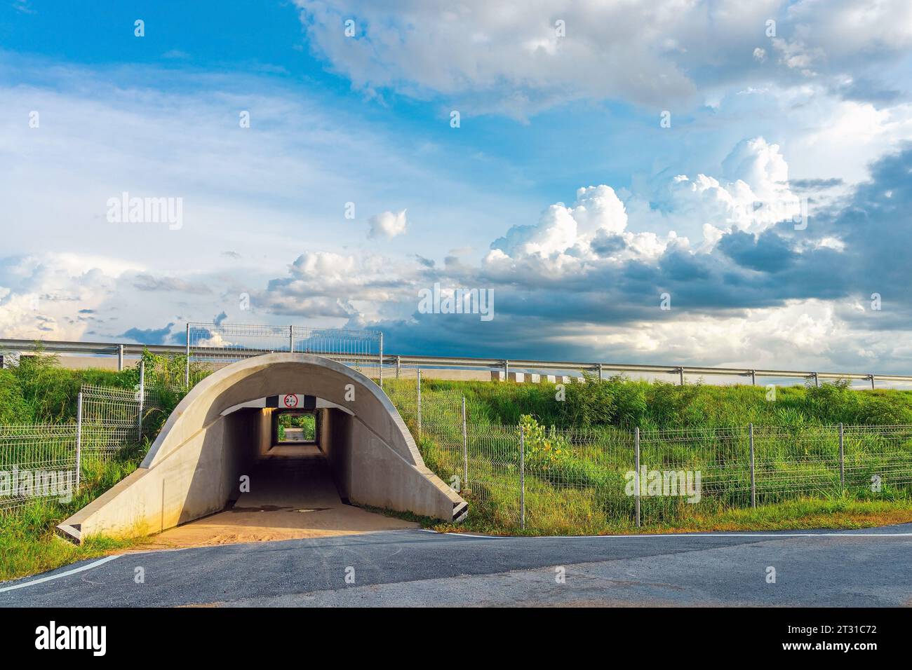 Tunnel under construction sign hi-res stock photography and images - Alamy