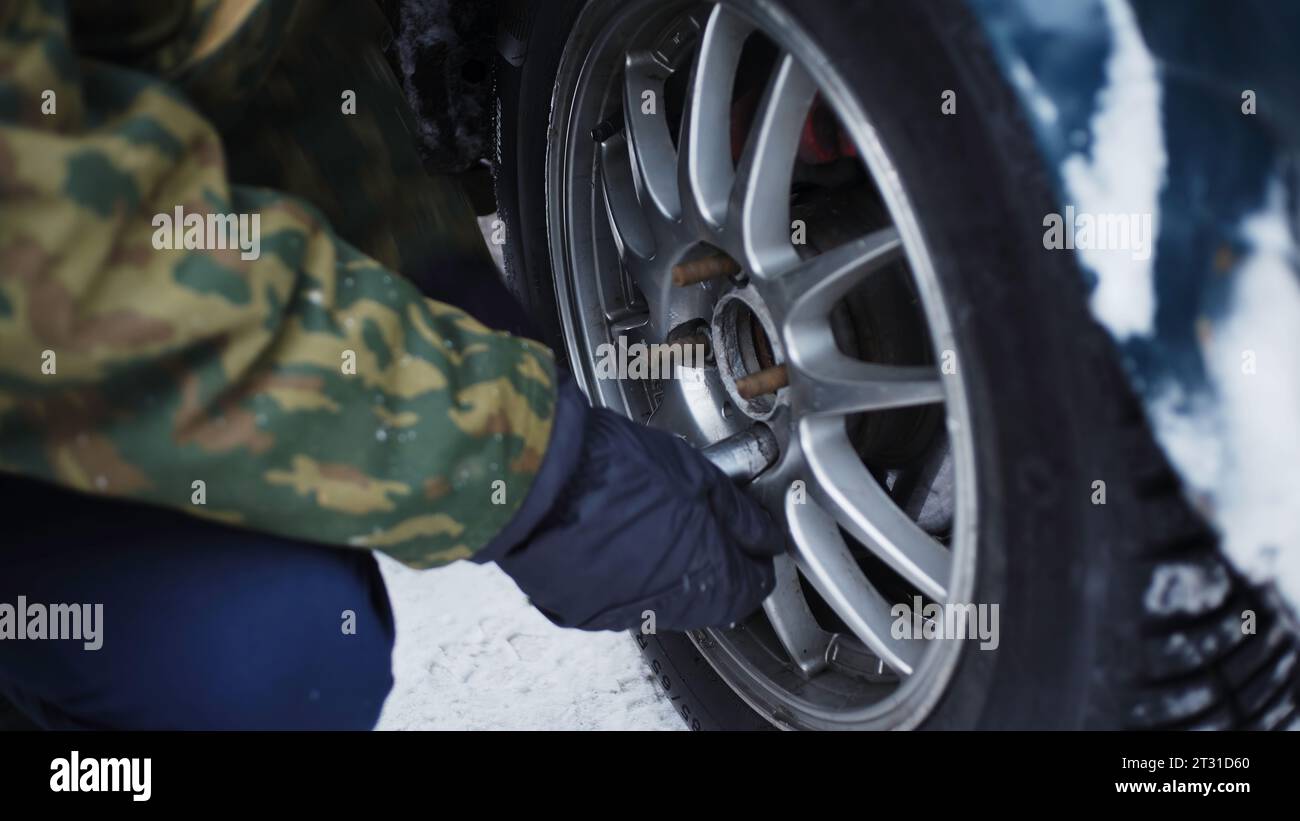 Rotating screws hi-res stock photography and images - Alamy