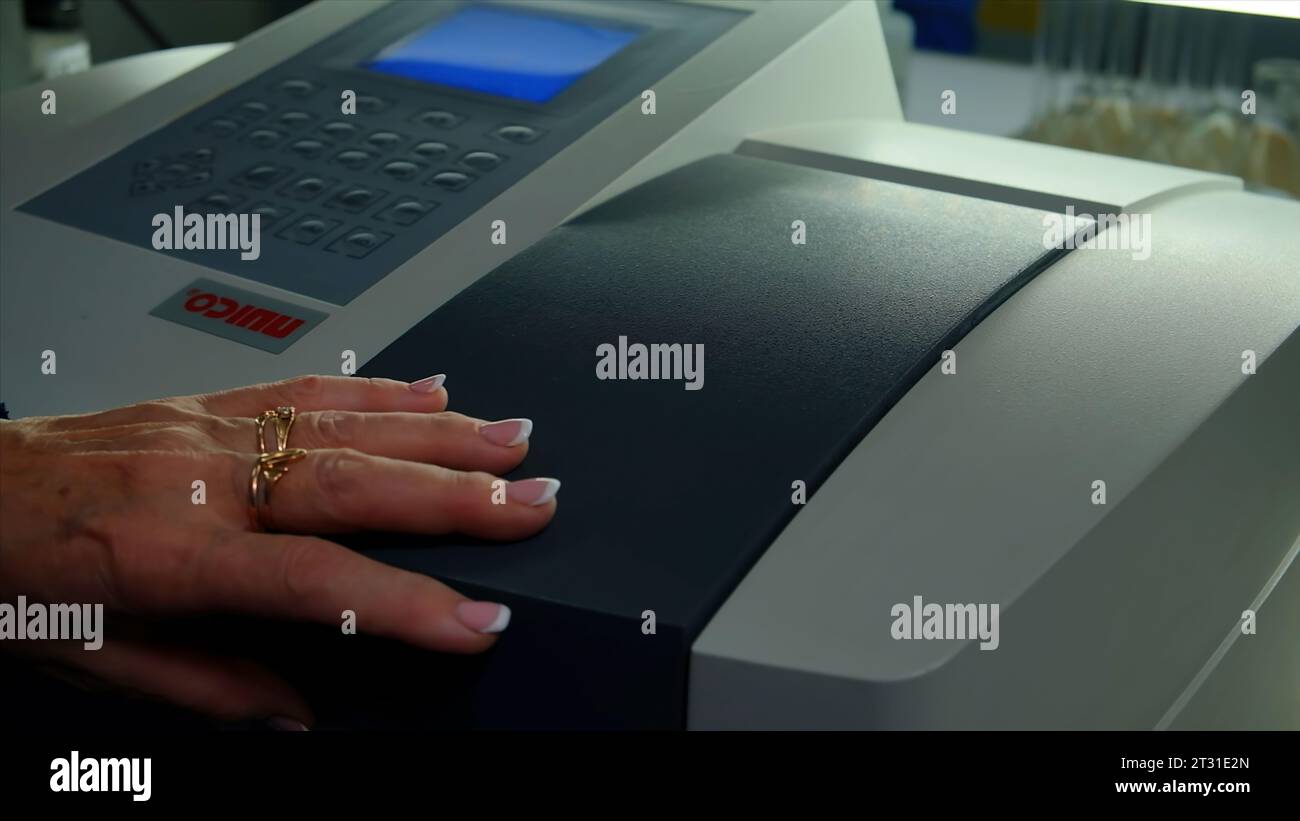 3d printer working creating object hi-res stock photography and images ...