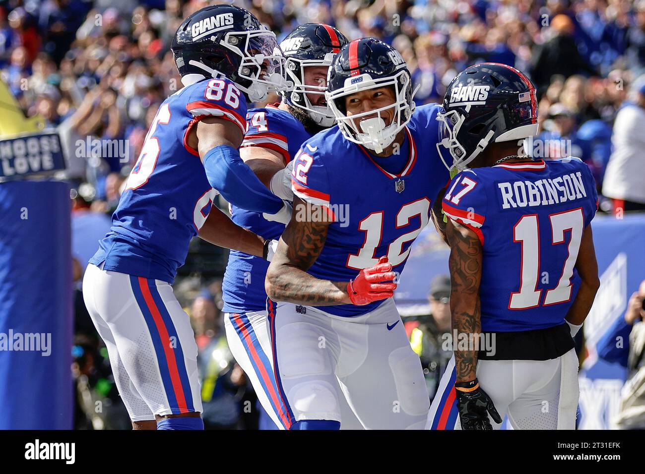 New York Giants tight end Darren Waller (12) celebrates with teammates ...
