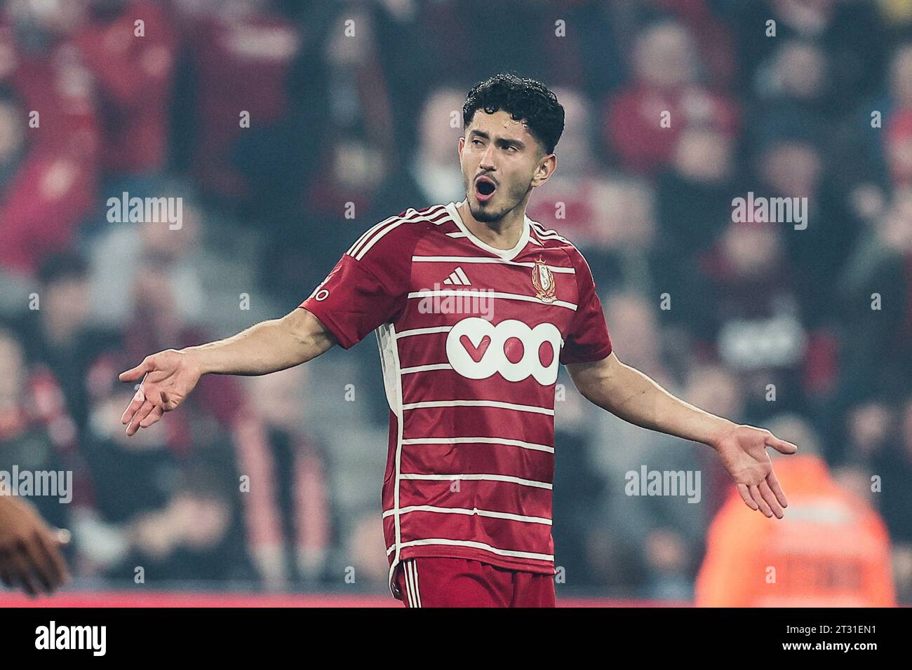 Liege, Belgium. 22nd Oct, 2023. Standard's Steven Alzate celebrates ...