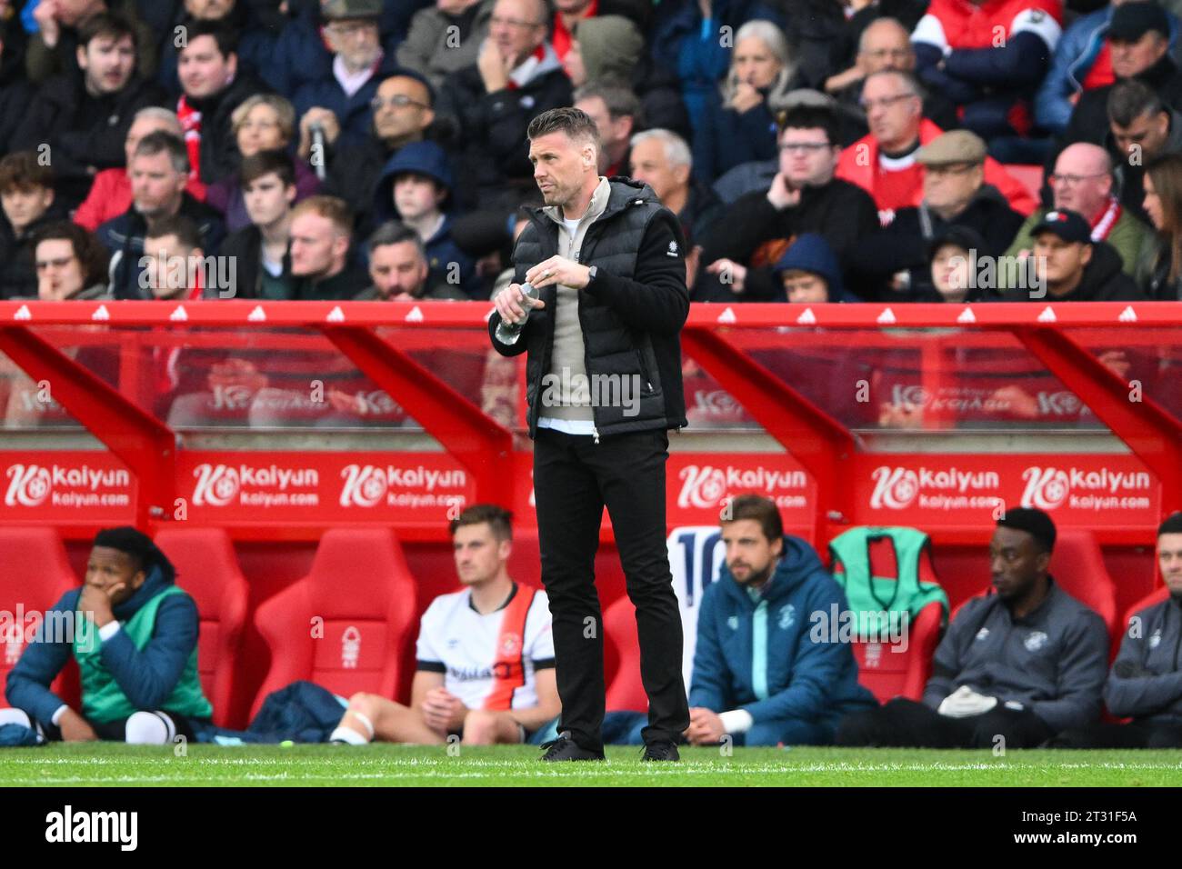 Rob edwards luton manager hi-res stock photography and images - Alamy