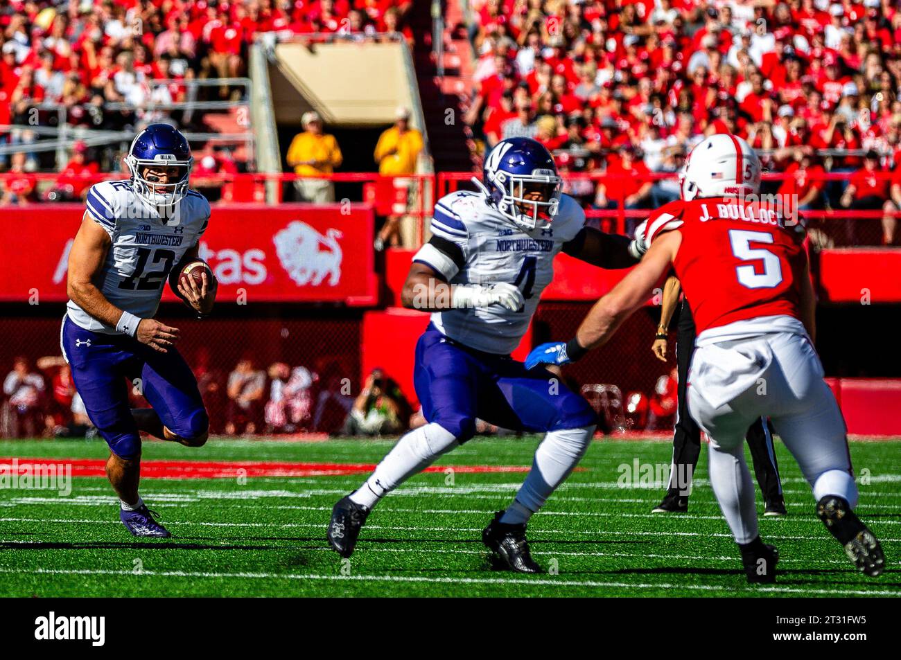 Lincoln, NE. U.S. 21st Oct, 2023. Northwestern Wildcats quarterback ...