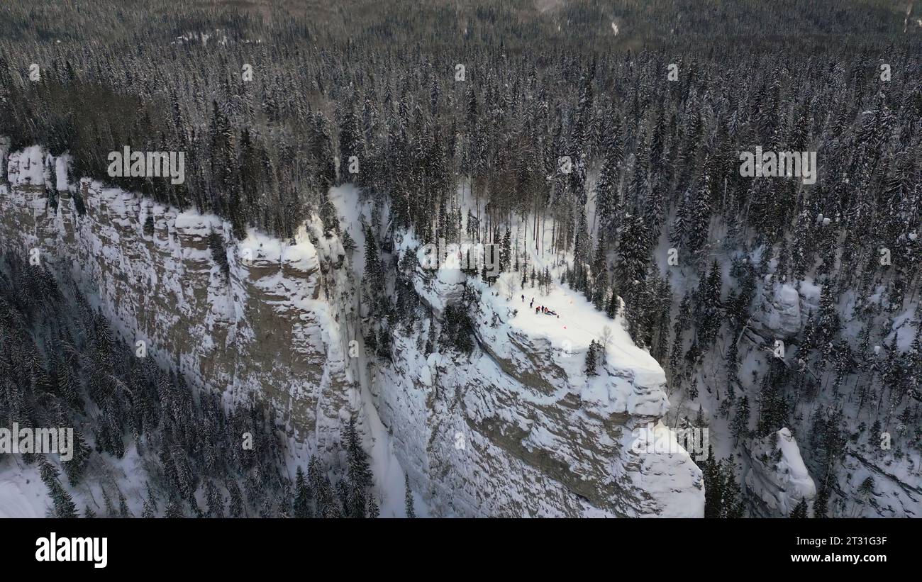 Fpv drone flying rock cliff hi-res stock photography and images - Alamy