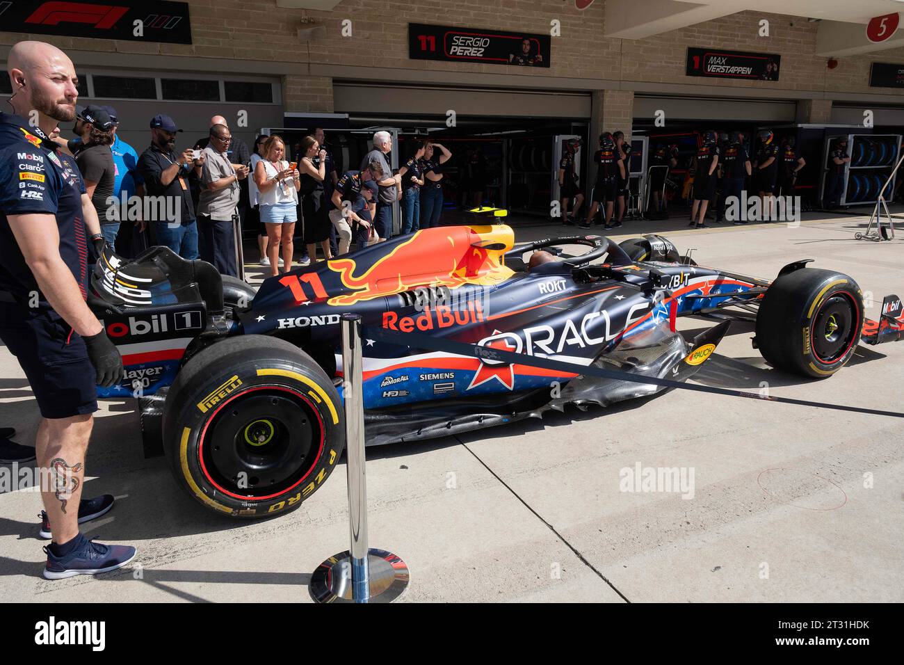 October 22, 2023: Oracle Red Bull Racing pit crew practice before the ...