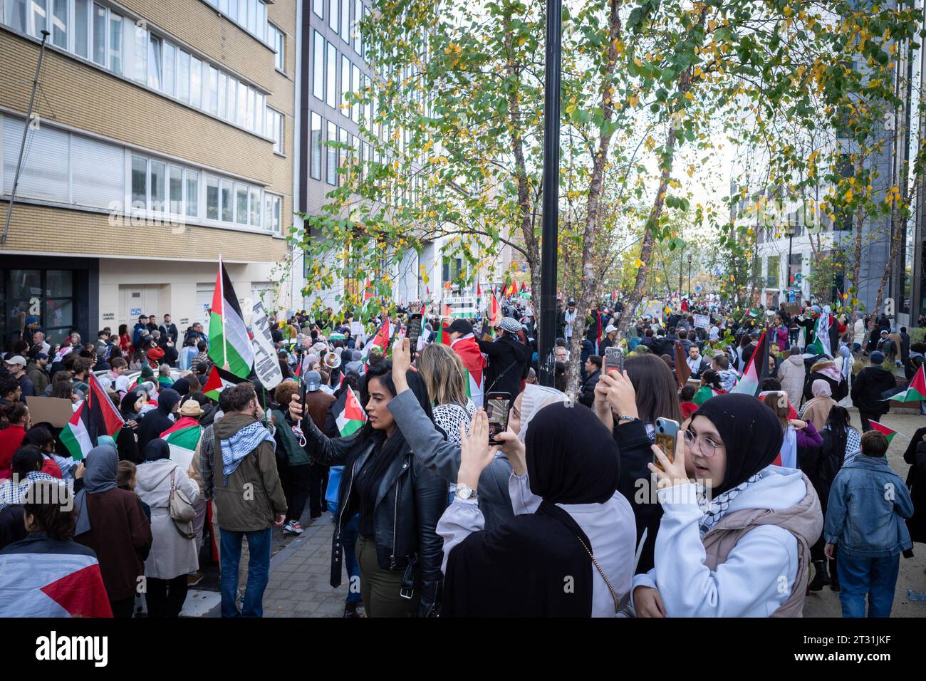 Solidarity with the palestinians hi-res stock photography and images ...