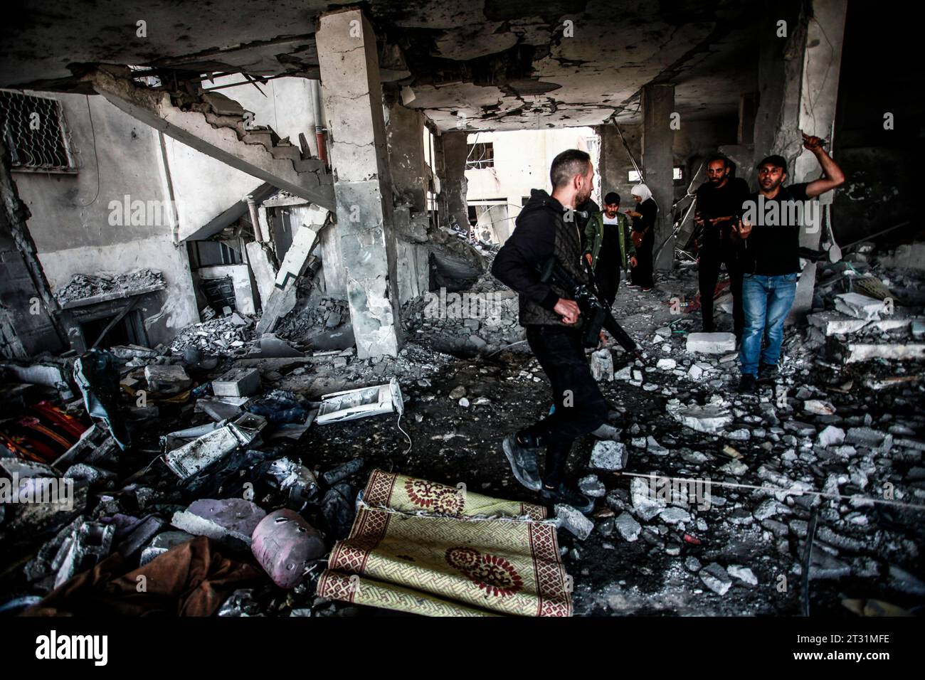 Jenin, Palestine. 22nd Oct, 2023. A Palestinian gunman inspects the ...