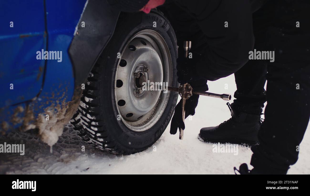 Rotating screws hi-res stock photography and images - Alamy