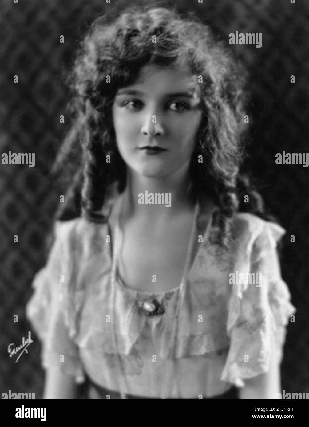 Mary philbin hi-res stock photography and images - Alamy
