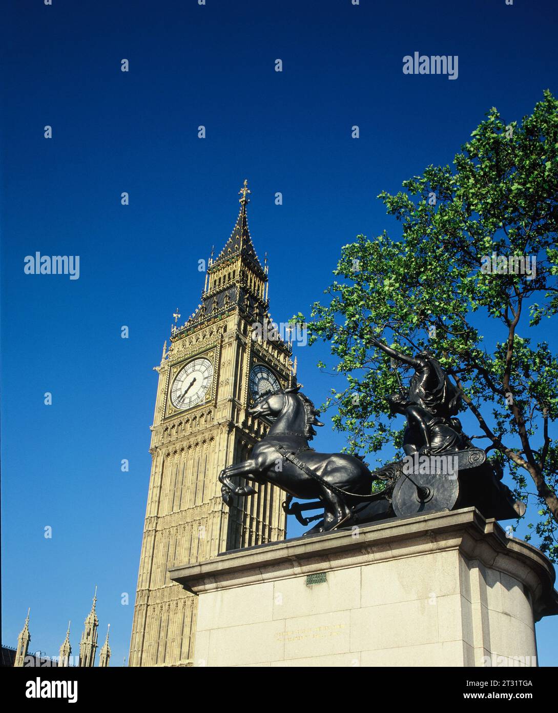 Boadicea london hi-res stock photography and images - Alamy