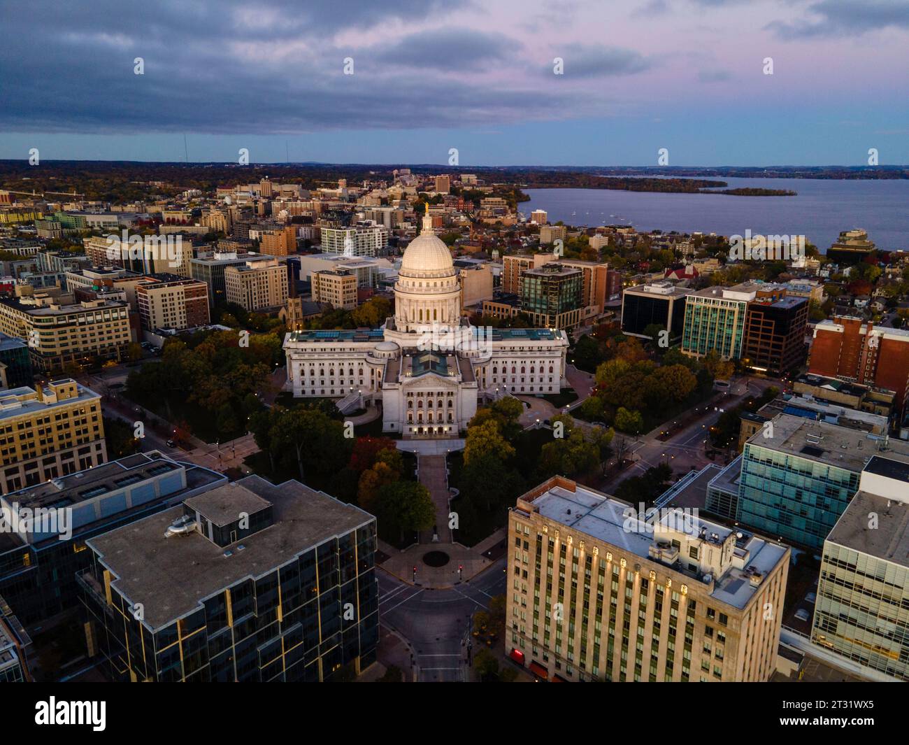 Madison wisconsin capitol autumn hi-res stock photography and images ...