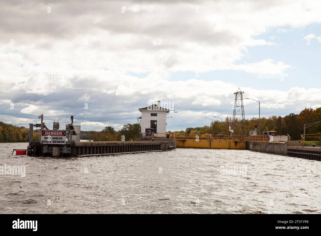 View of Lock #7 of Eire Canal on Mohawk River Stock Photo - Alamy