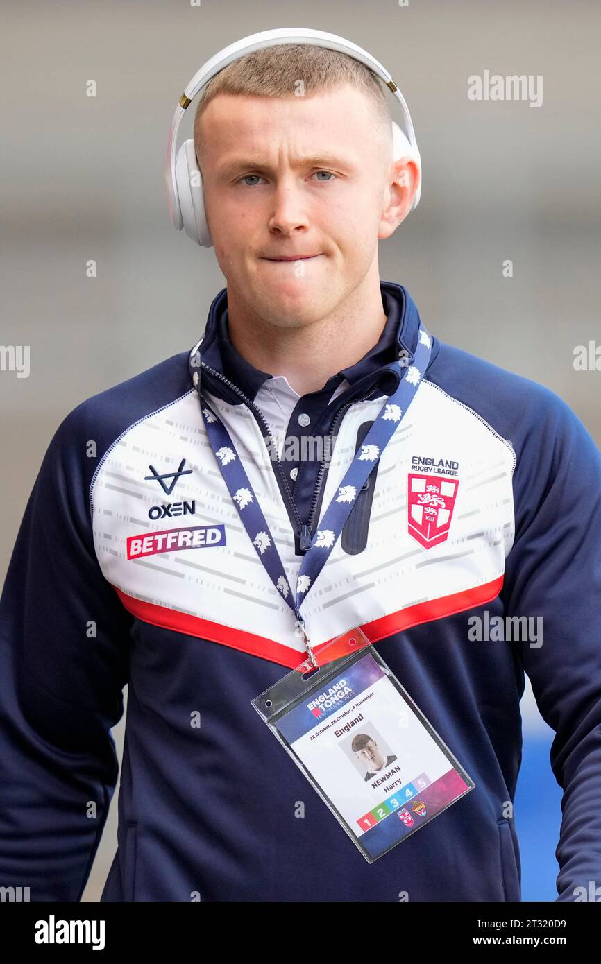 Harry Newman #4 of England inspects the pitch before the Rugby League ...