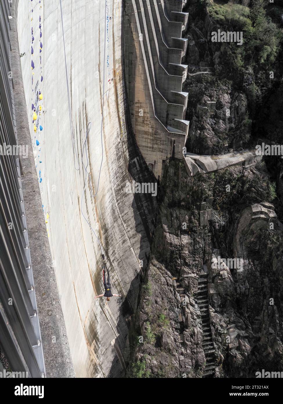 Contra dam jump hi-res stock photography and images - Alamy