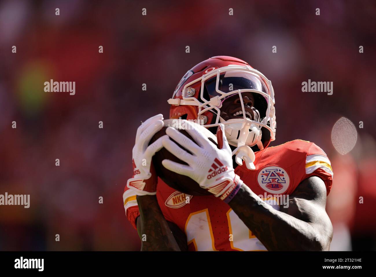 Kansas City Chiefs wide receiver Kadarius Toney warms up before the ...