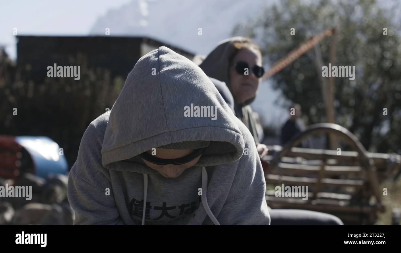 Painting dishes with bright colors. Art. Drawings on light dishes that ...