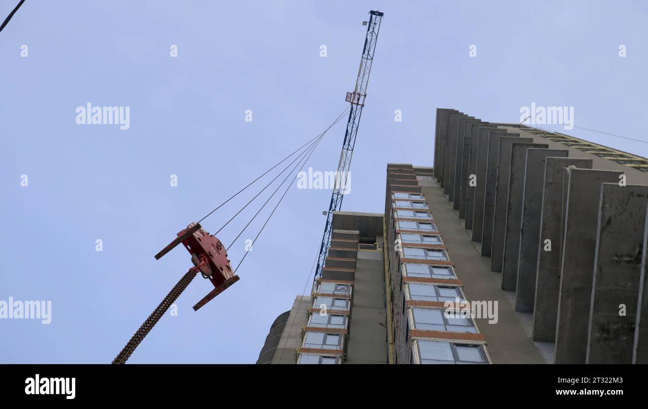 The construction process. Clip. From the lower angle, they shoot large ...