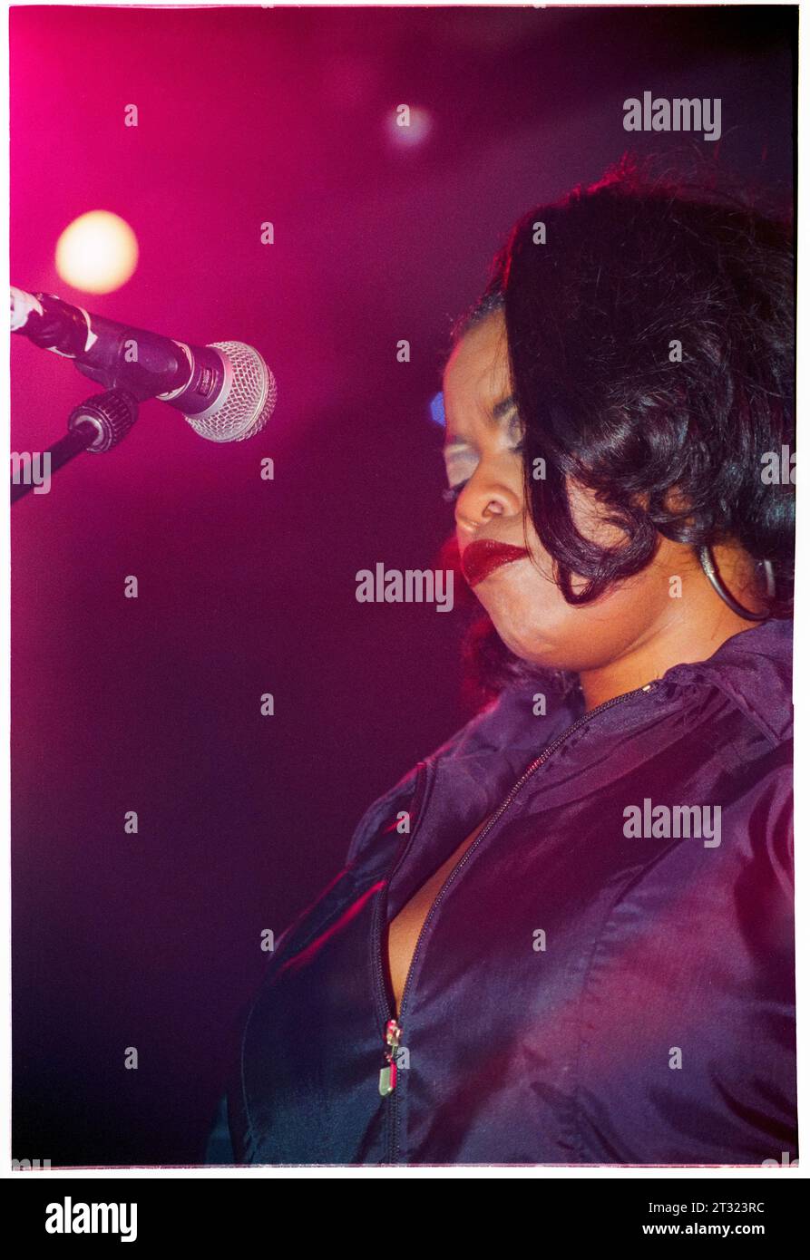 MAYSA, INCOGNITO, 1996: American jazz singer Maysa Leak singing with ...