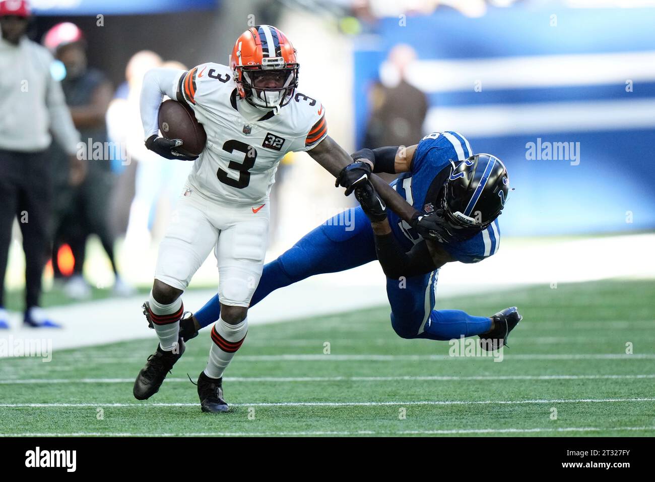 Cleveland Browns wide receiver Marquise Goodwin (3) runs from ...