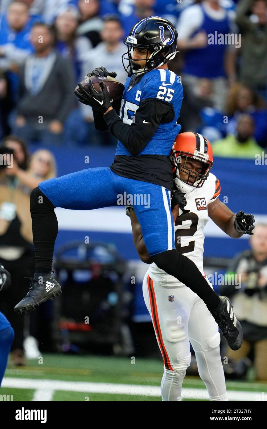Indianapolis Colts safety Rodney Thomas II (25) intercepts a pass ...