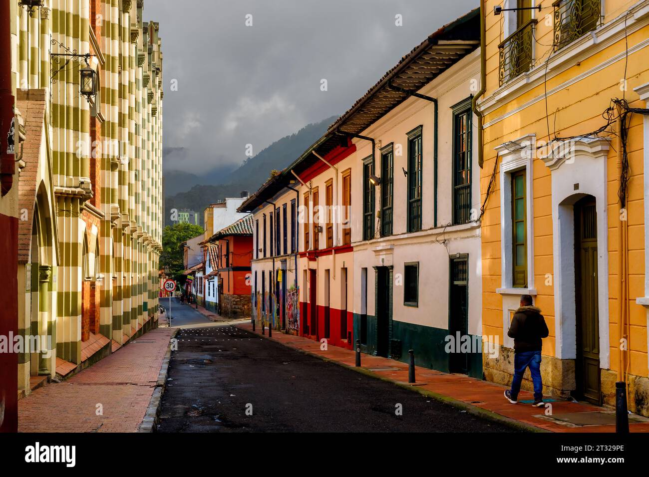 Colombian man walking street hi-res stock photography and images - Alamy