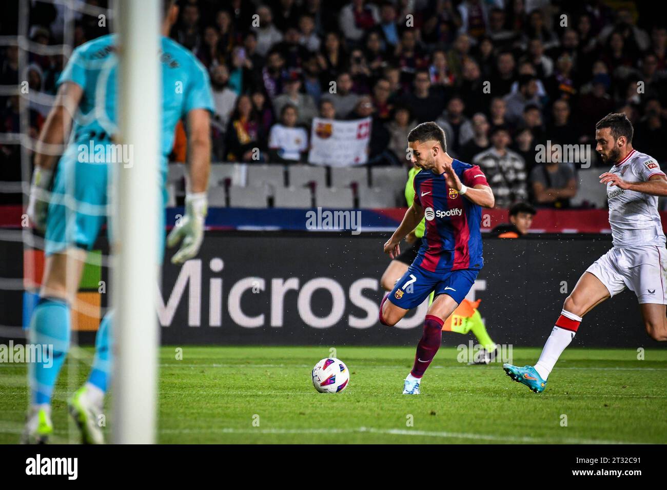 Barcelona, Spain. 22nd Oct, 2023. Ferran Torres (FC Barcelona) during a ...