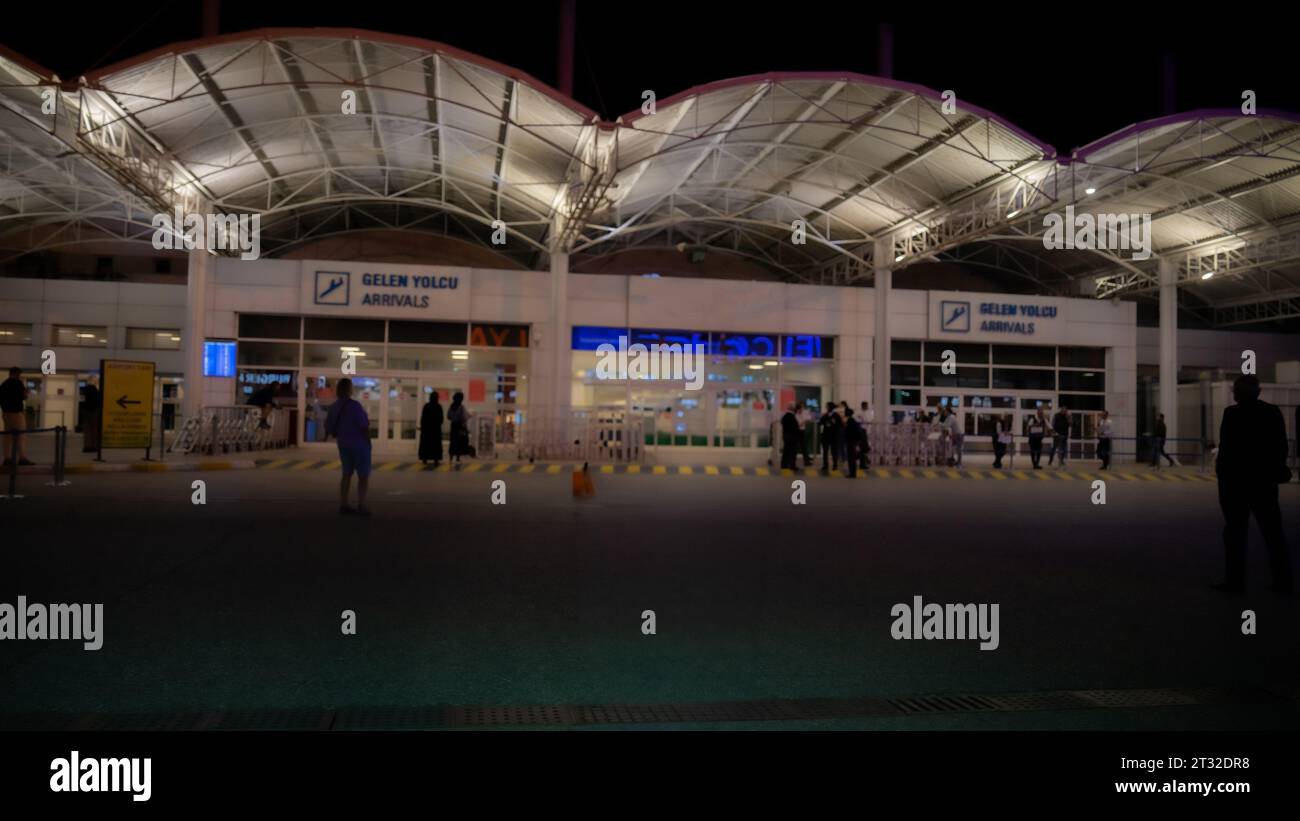 Airport arrival greeting placard hi-res stock photography and images ...