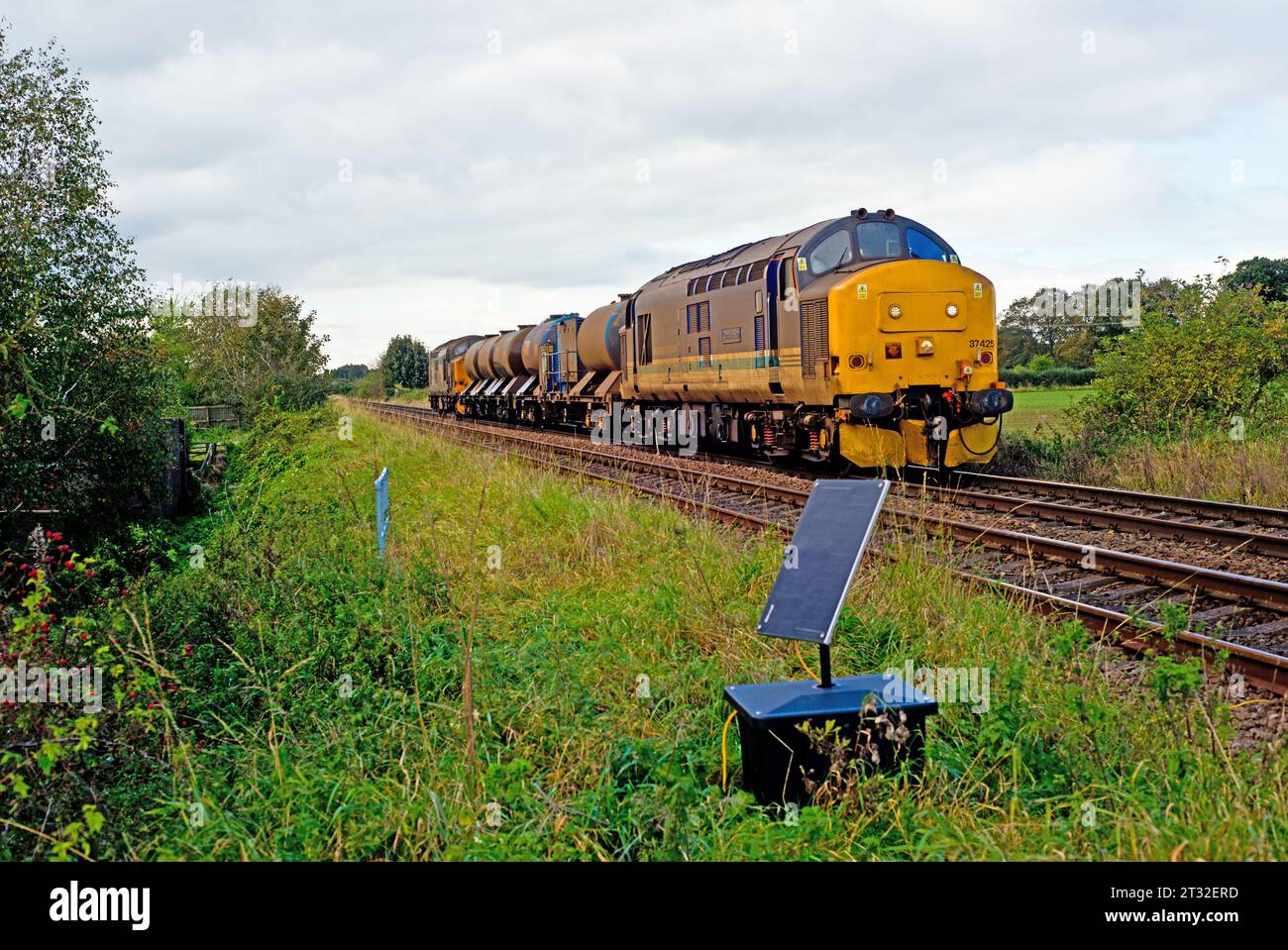 Class 37425 concrete bob locomotive hi-res stock photography and images ...