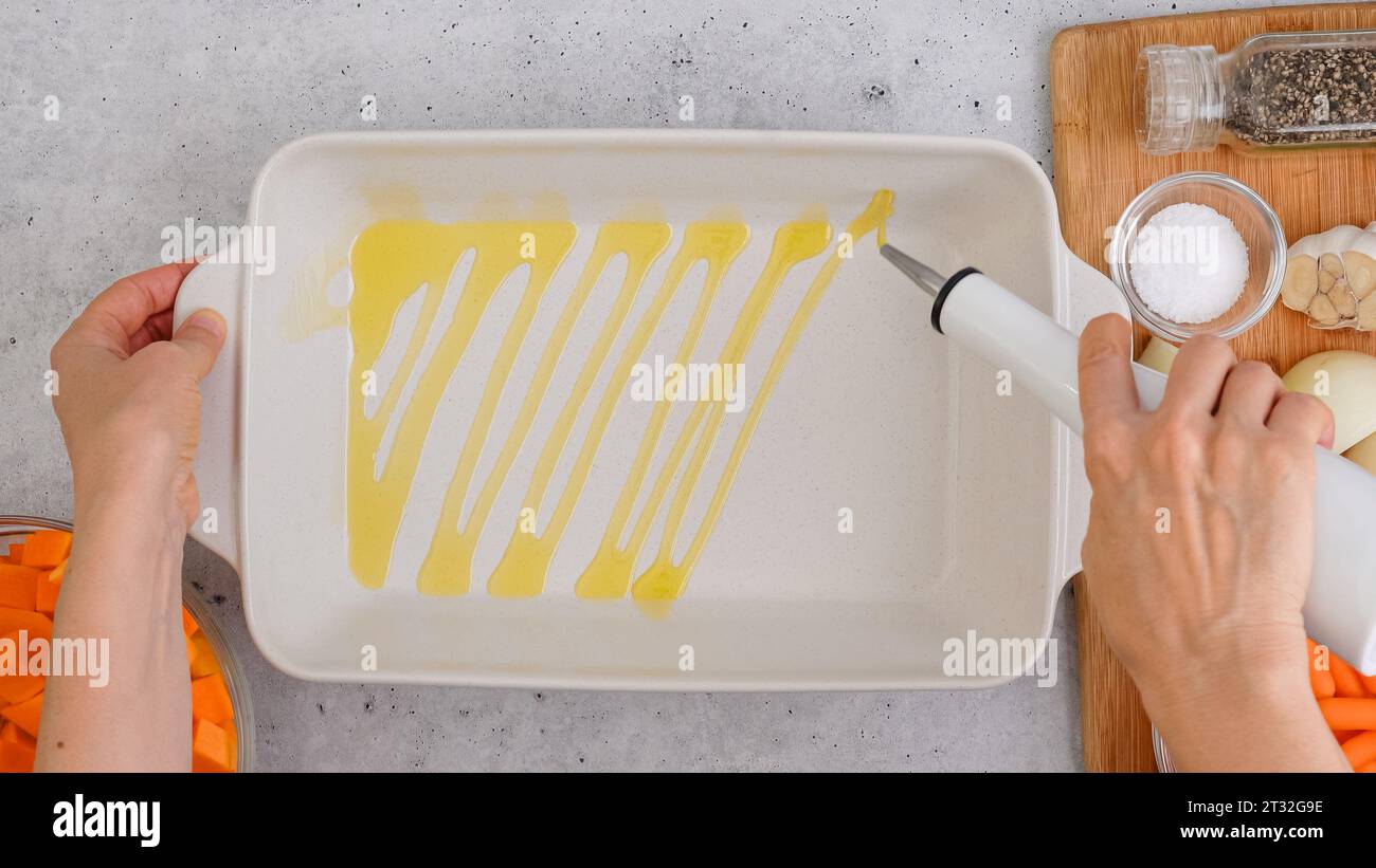 Roasted butternut squash soup recipe, preparation process. Pouring ...