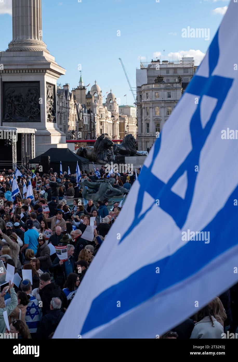Crowds with Israeli flags pro-Israel solidarity rally in Trafalgar ...