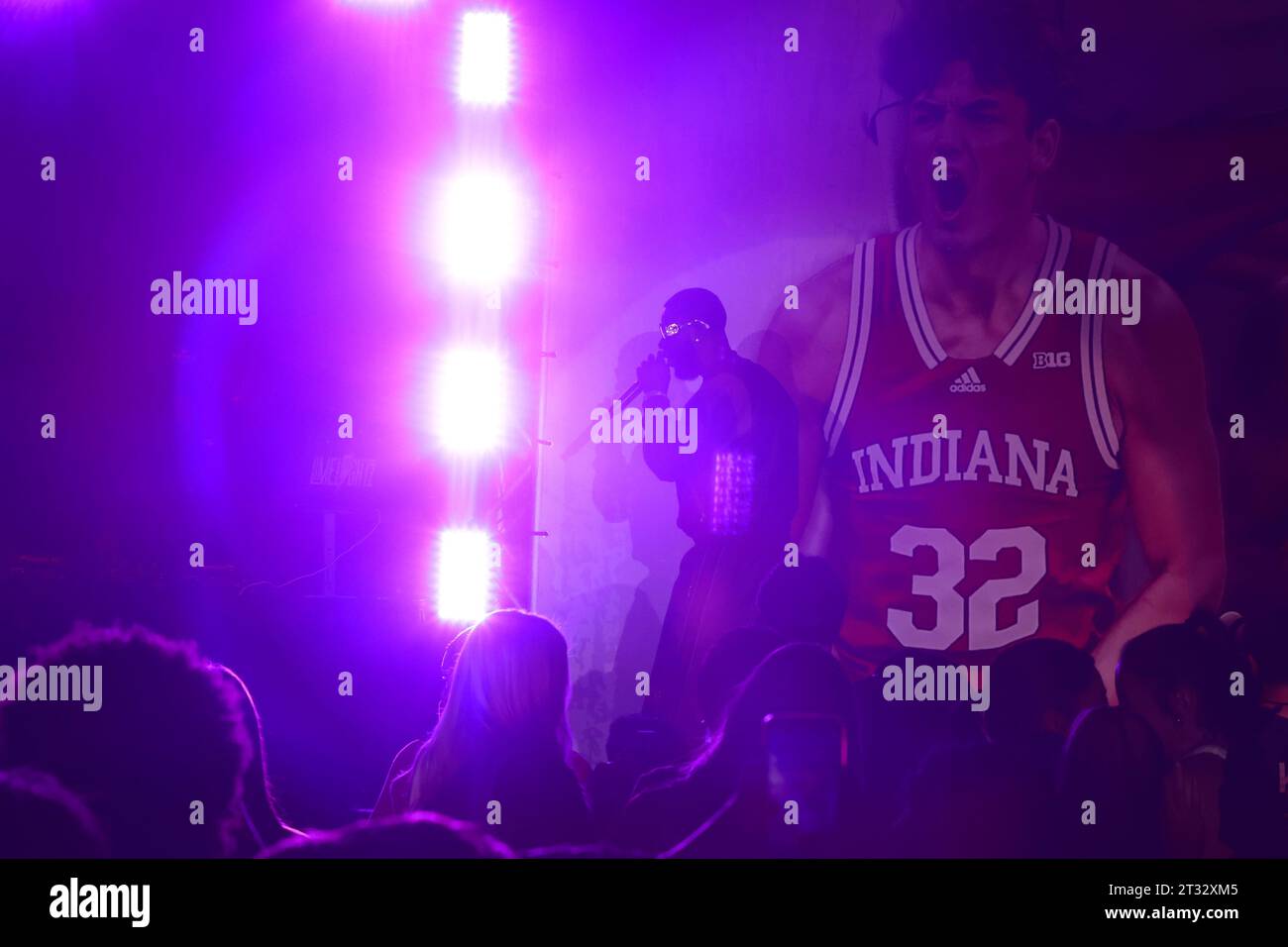 Iu singer hi-res stock photography and images - Alamy